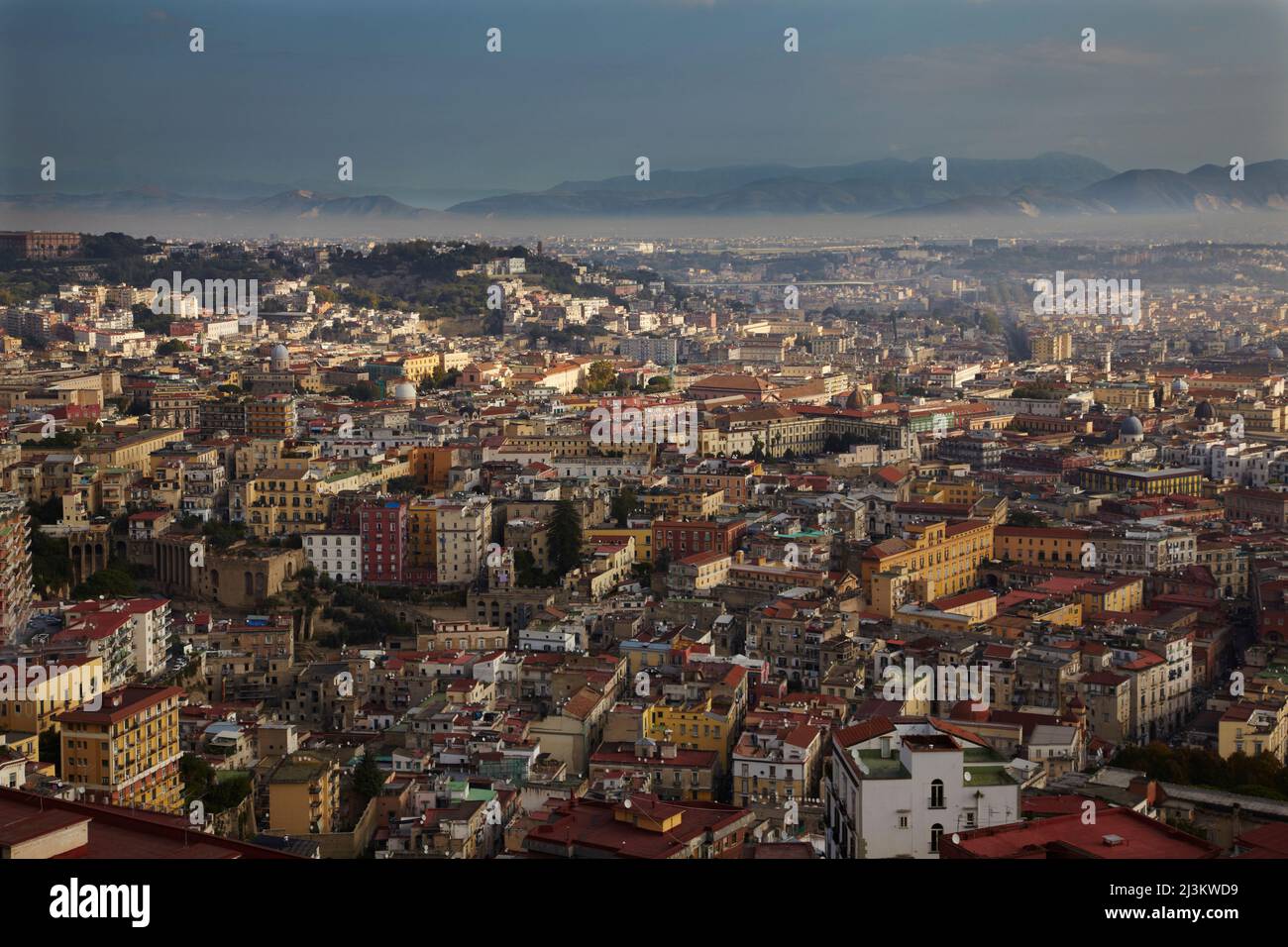 Human population of the world image hi-res stock photography and images ...