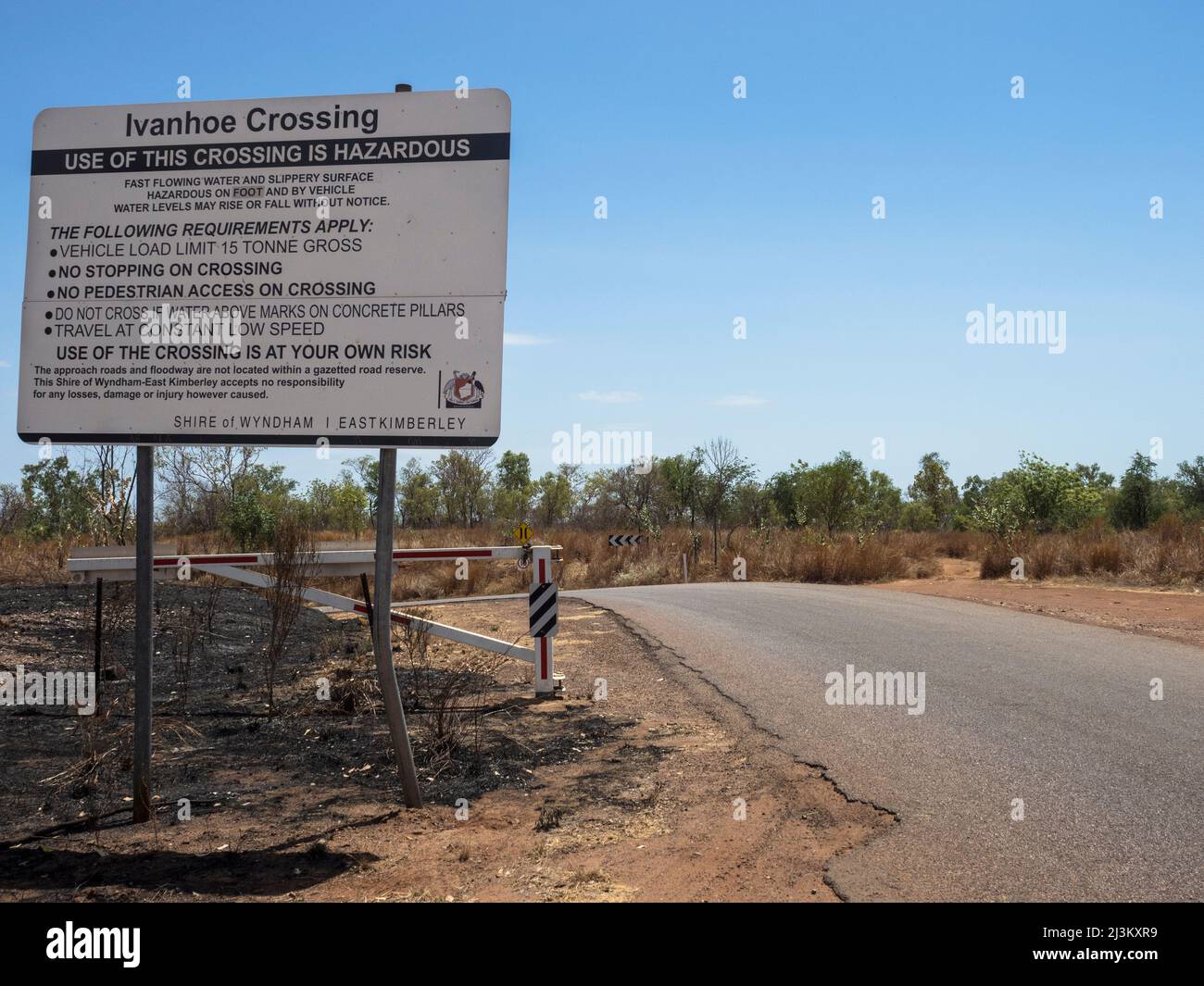 Warning sign at Ivanhoe Crossing, Kununurra, East Kimberley Stock Photo ...