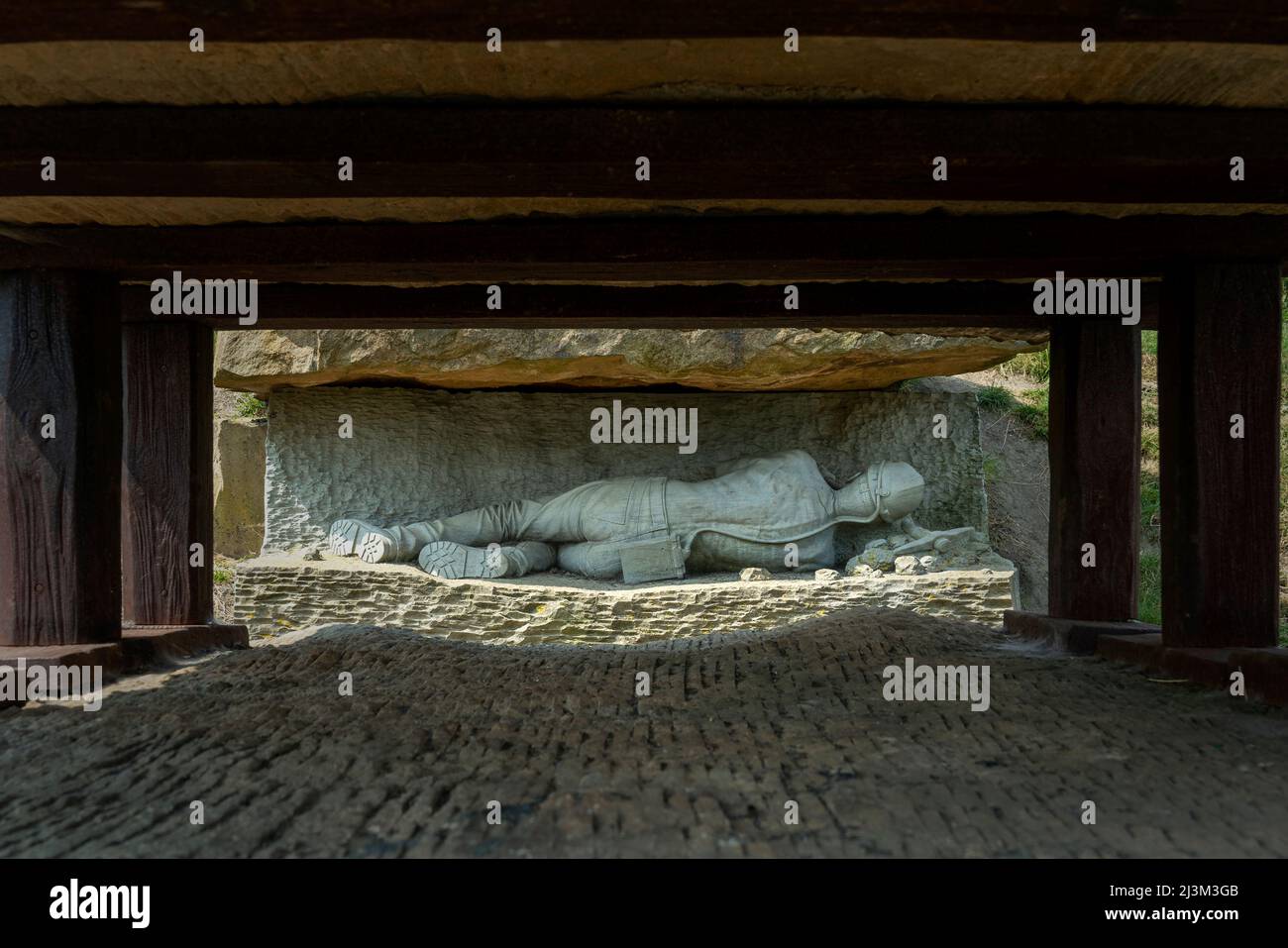 The coal miners' memorial sculpture, by Colin Wilbour, at Elba Park ...