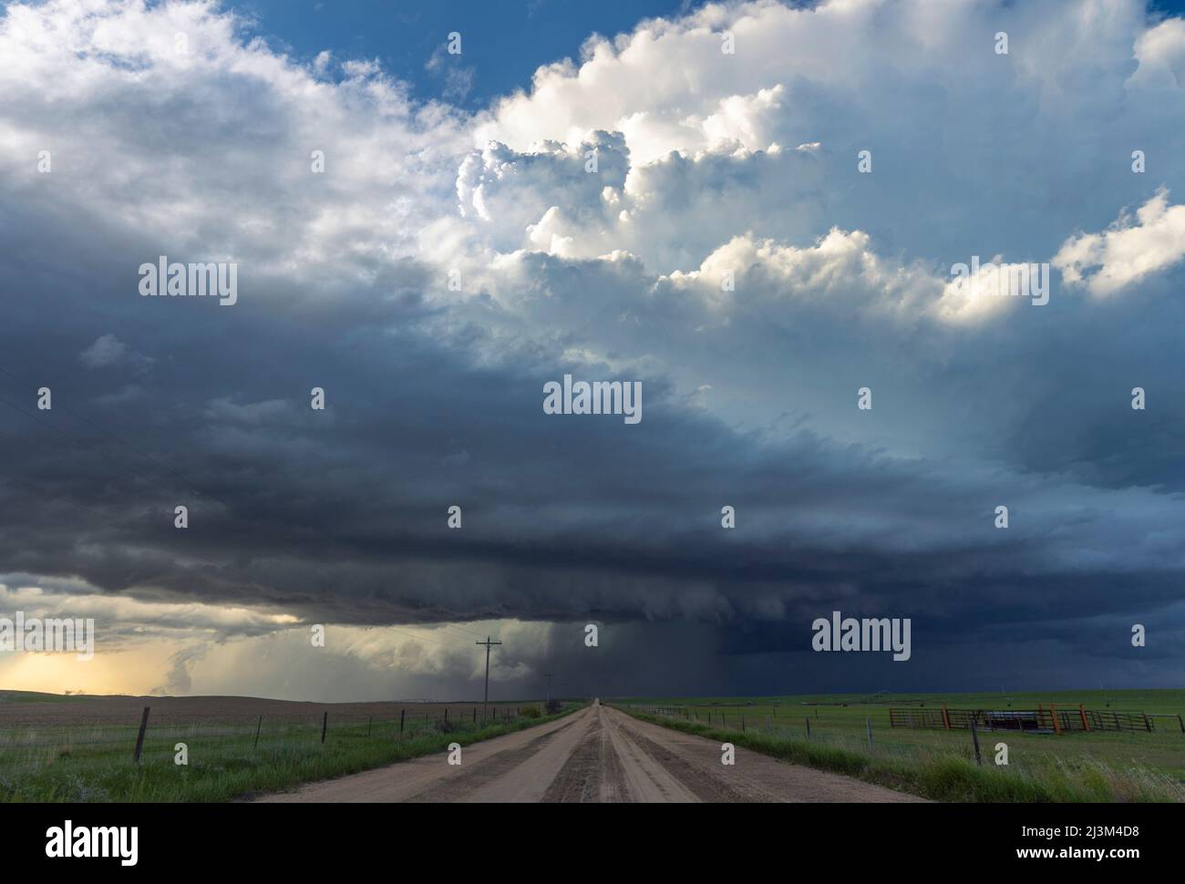 Rear flank downdraft hi-res stock photography and images - Alamy