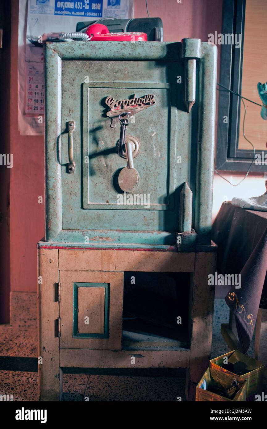 Heavy metal Tijori Locker or Vault to keep valuable things in it at ...