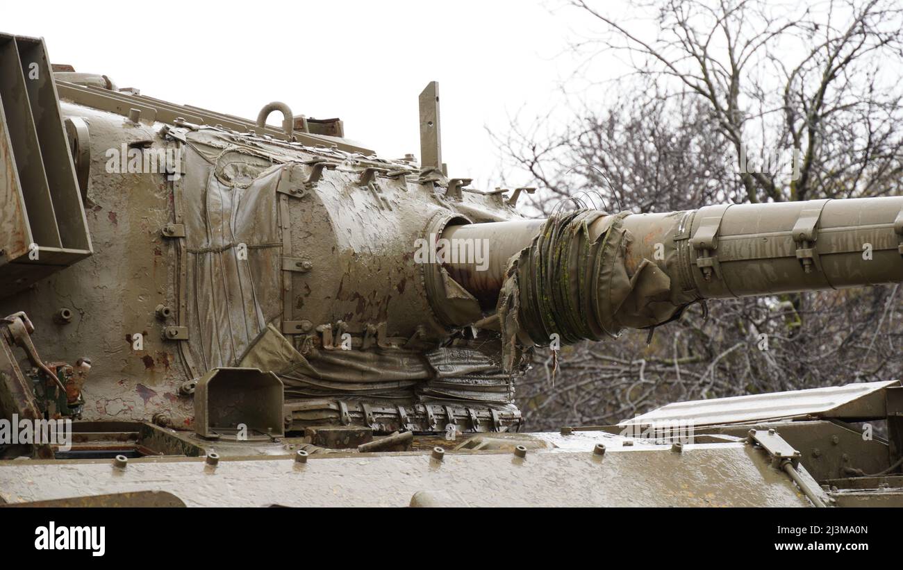 turret-and-gun-close-up-of-the-centurion-the-primary-british-army-main