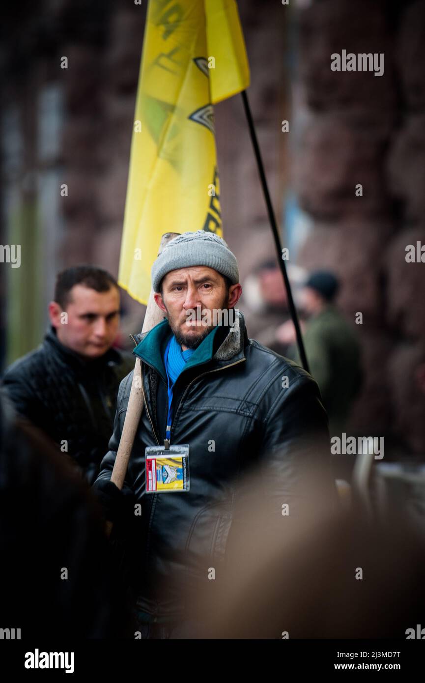 KIEV - FEBRUARY 27: People protest at Maidan Nezalezhnosti Square ...