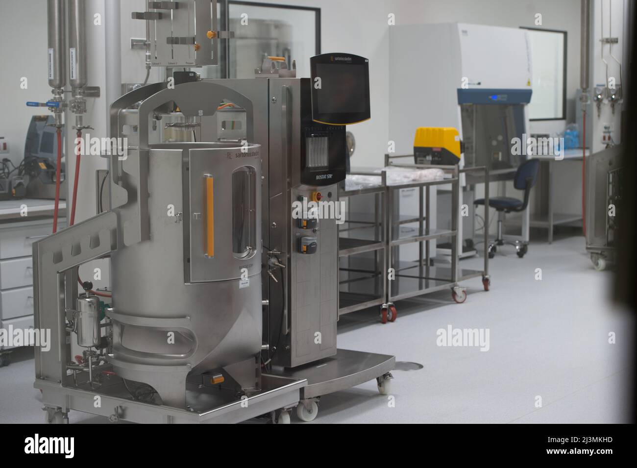 Pharmaceutical reactor hi-res stock photography and images - Alamy