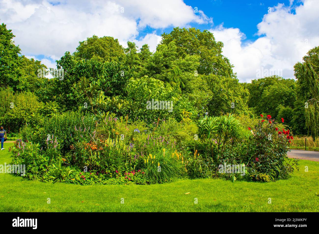 St James`s Park is a 23-hectare park in the City of Westminster ...