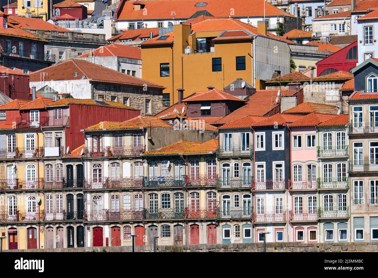 Colourful porto houses hi-res stock photography and images - Alamy
