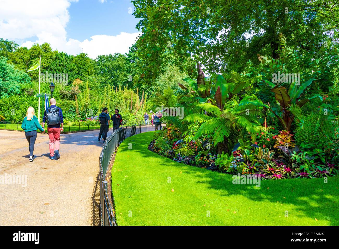 St James`s Park is a 23-hectare park in the City of Westminster ...