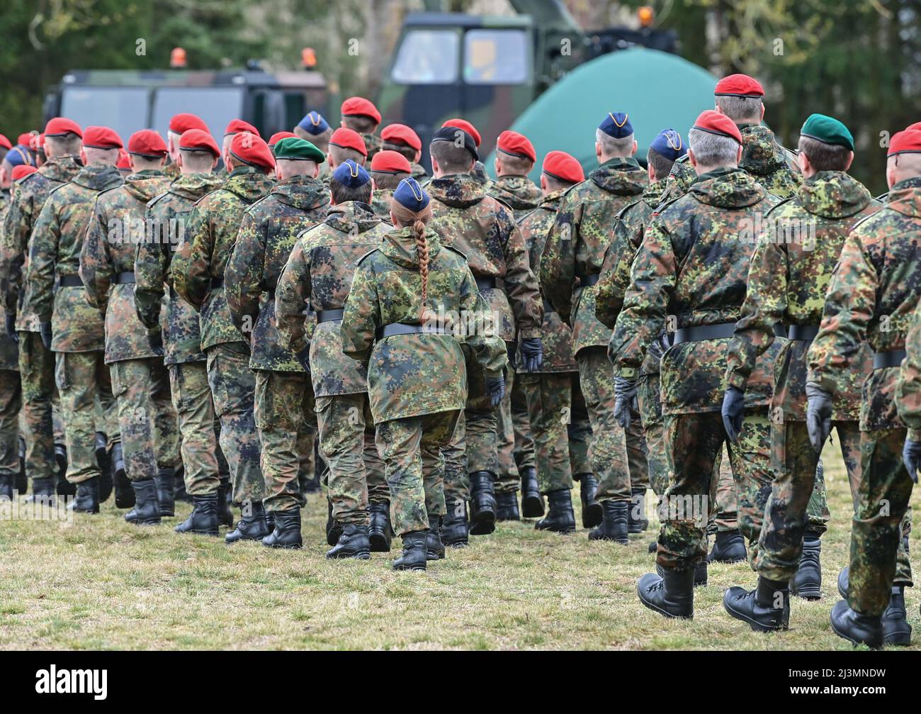 06 April 2022, Brandenburg, Strausberg: Soldiers of the German Armed ...