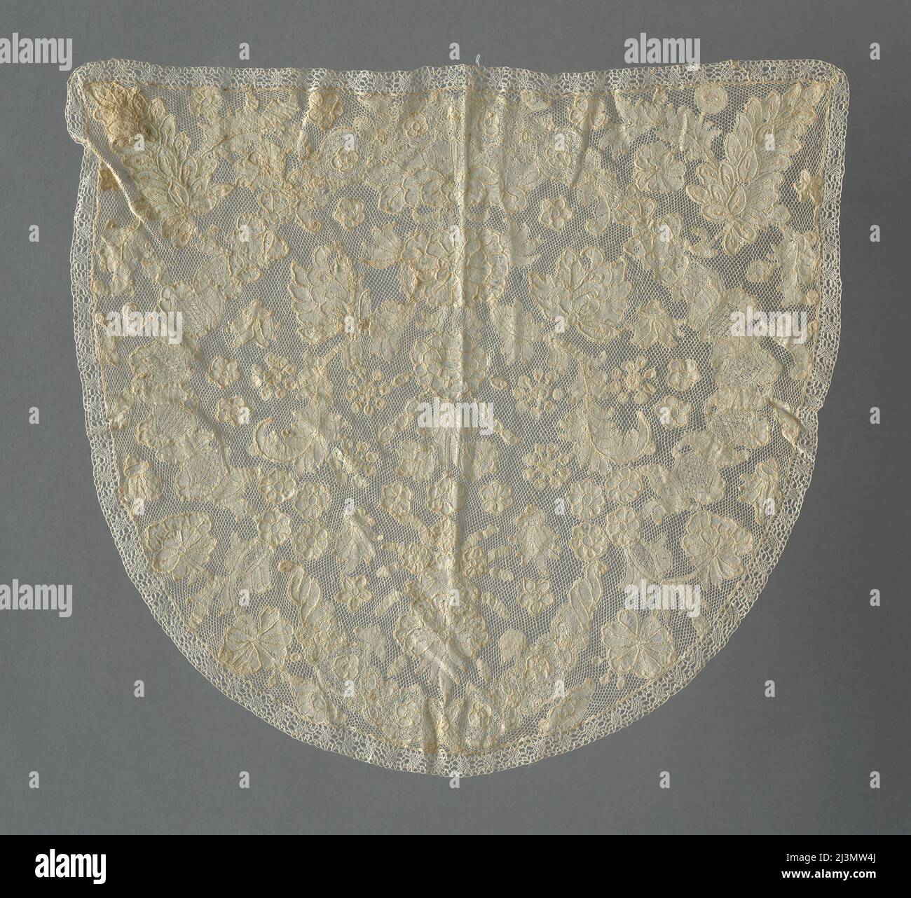 18th century brussels bobbin lace hi-res stock photography and images ...