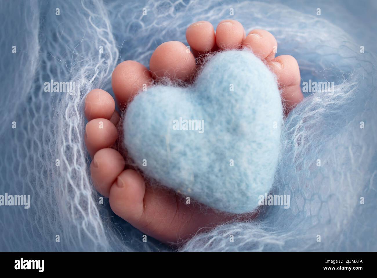 Light skin feet hi-res stock photography and images - Alamy