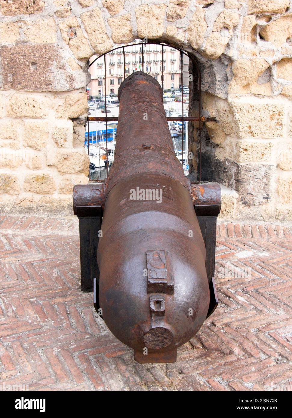 Italy old weapon defense hi-res stock photography and images - Alamy