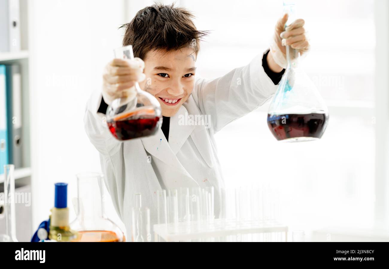 Class clever hi-res stock photography and images - Alamy
