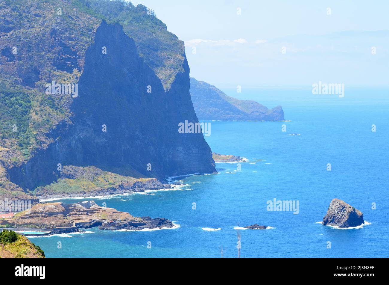 High seacliffs and spectacular coastal views in Porto da Cruz, Madeira ...