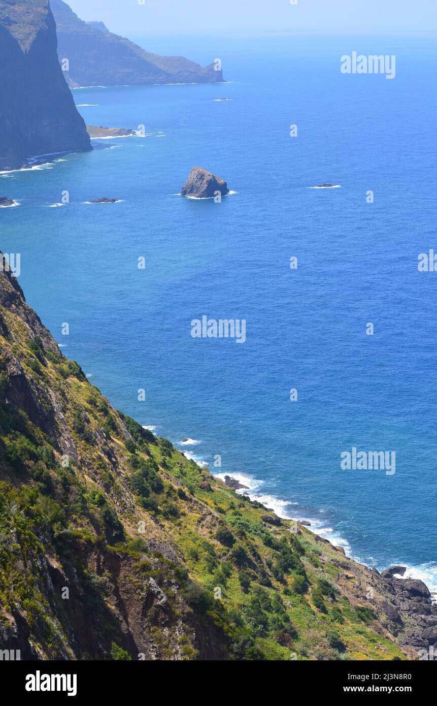 High seacliffs and spectacular coastal views in Porto da Cruz, Madeira ...