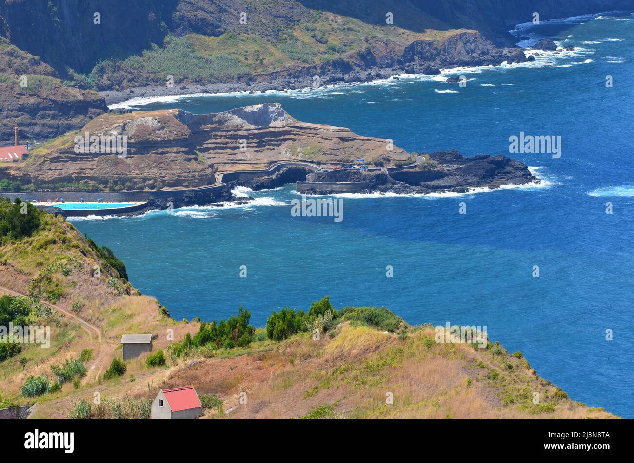 High seacliffs and spectacular coastal views in Porto da Cruz, Madeira ...