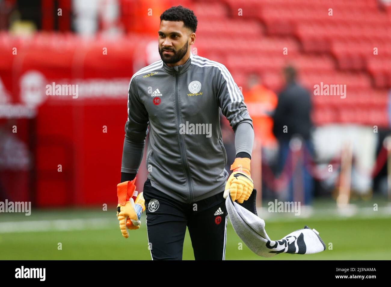 Wes Foderingham #18 of Sheffield United during the warm up Stock Photo ...
