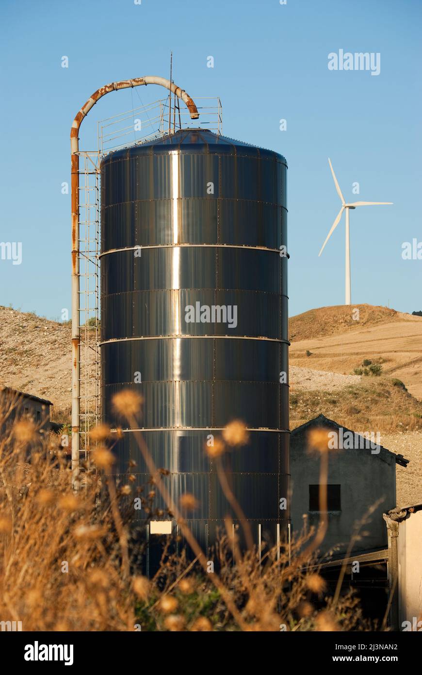 Tall built in storage hi-res stock photography and images - Alamy