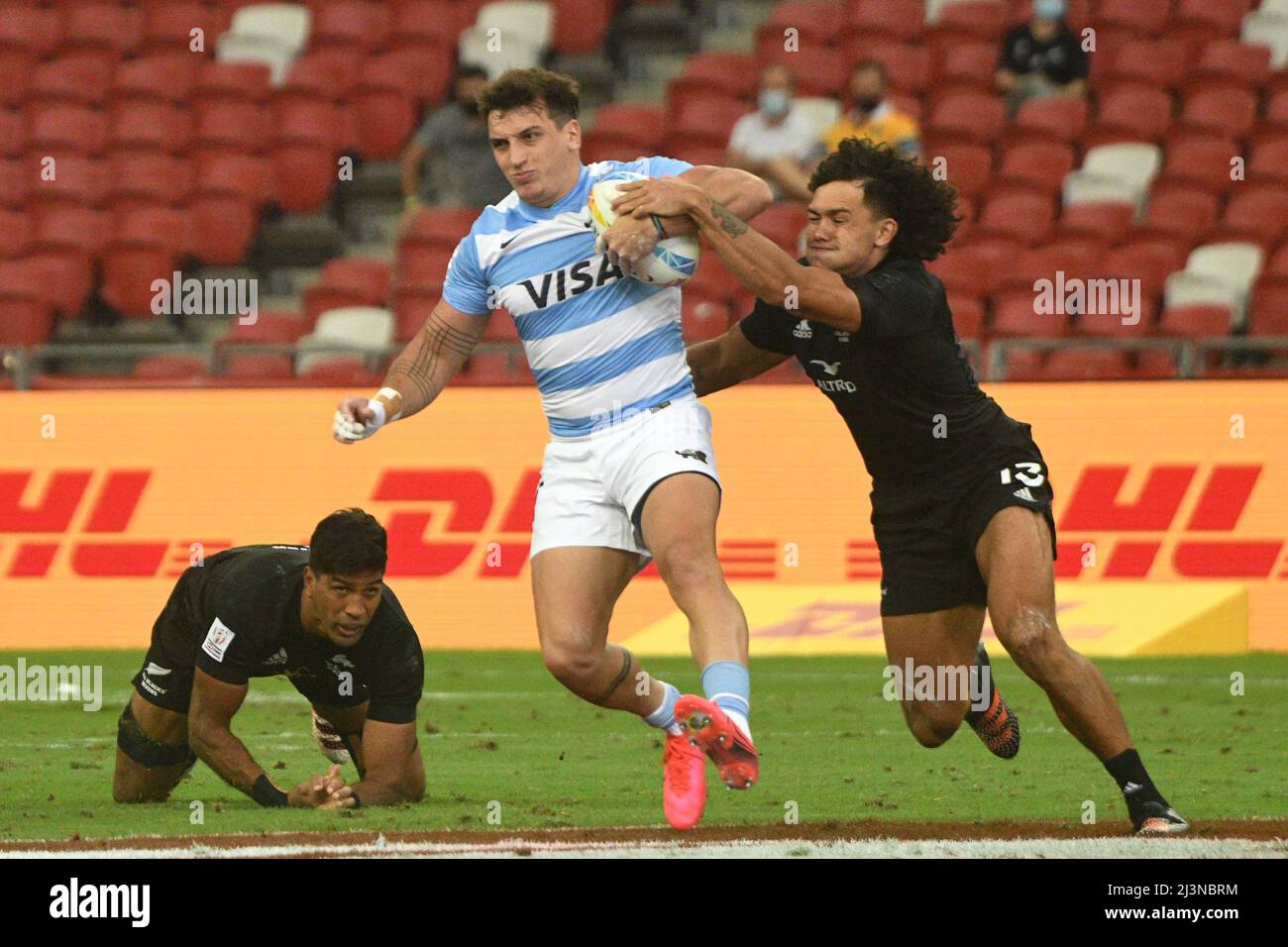 Singapore. 9th Apr, 2022. Luciano Gonzalez (C) of Argentina competes ...