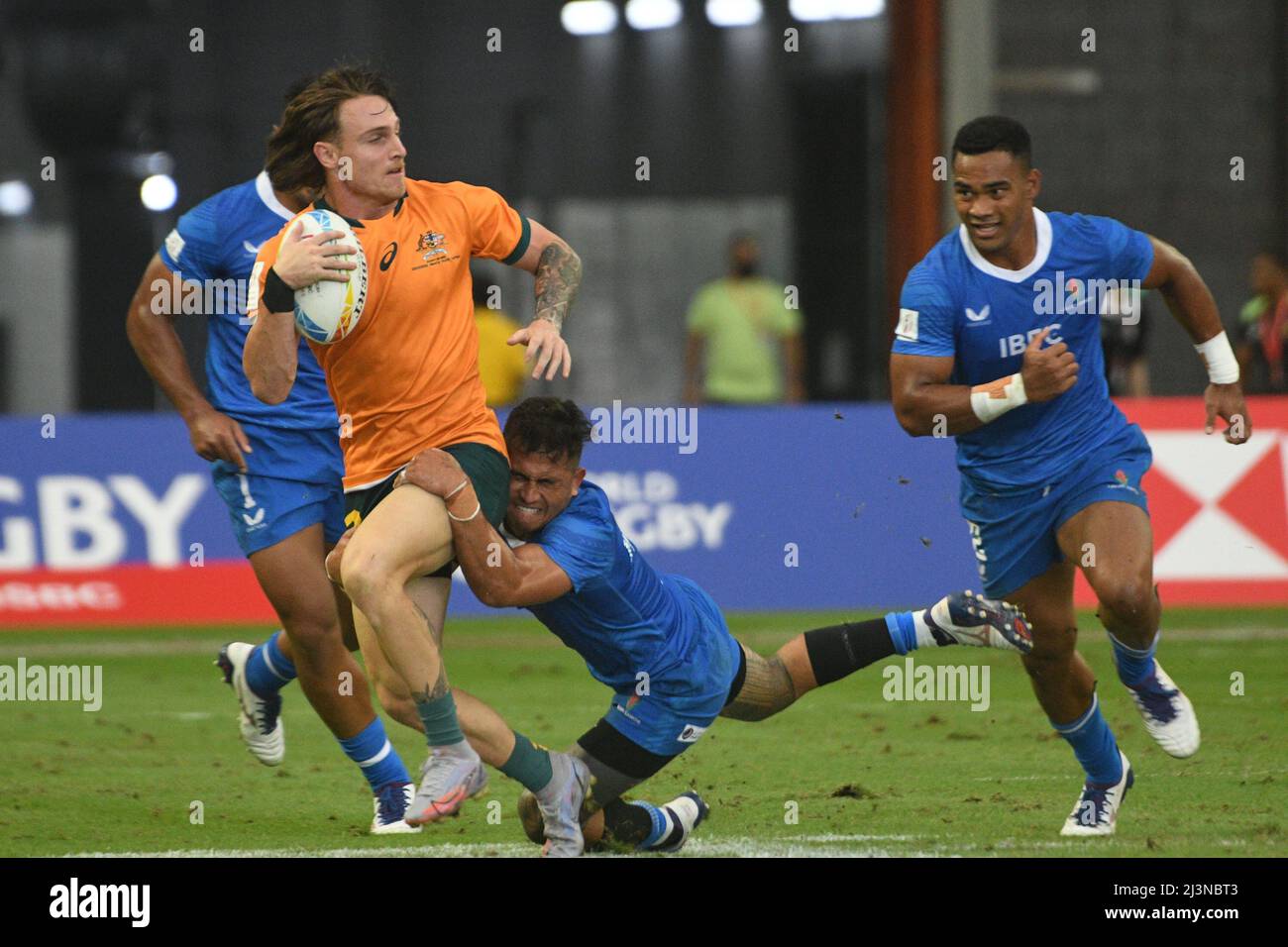 Singapore. 9th Apr, 2022. Corey Toole (front L) of Australia competes ...