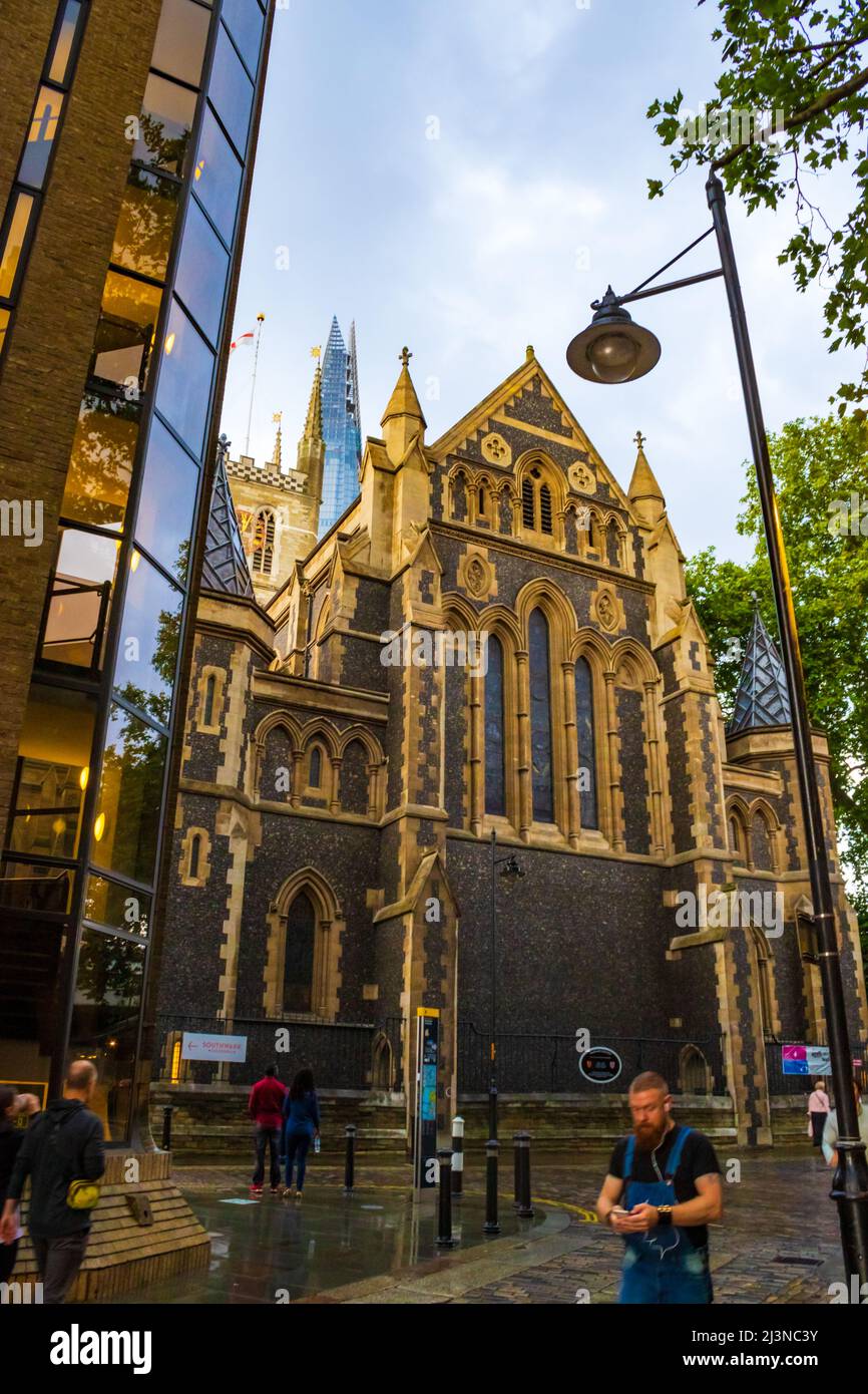Southwark Cathedral-800-year-old riverside cathedral at London Bridge ...