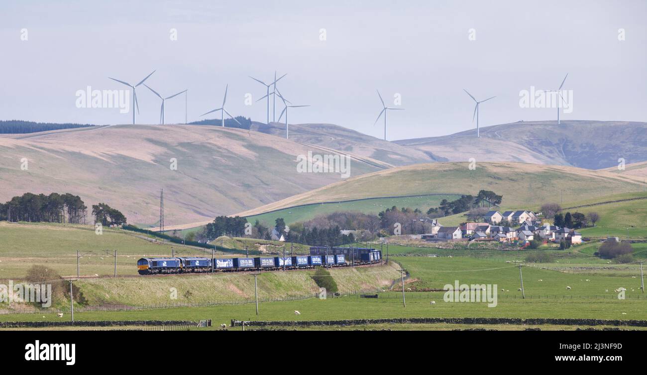 2 Direct Rail Services class 66 locomotives haul the Daventry - Mossend ...