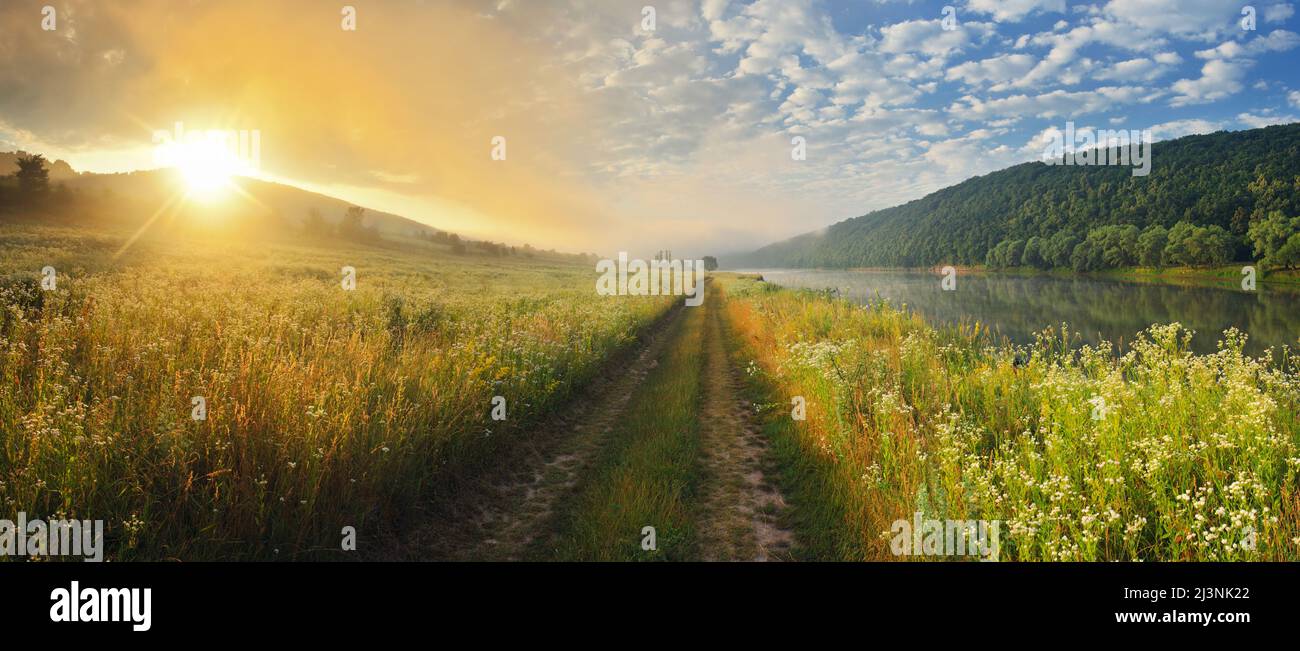 Morning landscape hi-res stock photography and images - Alamy