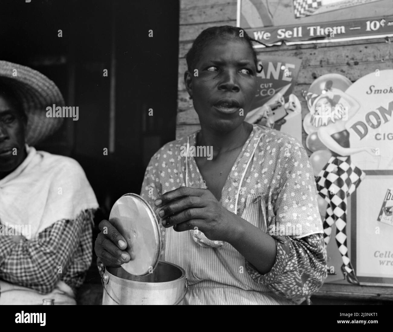 Georgia peach pickers hi-res stock photography and images - Alamy