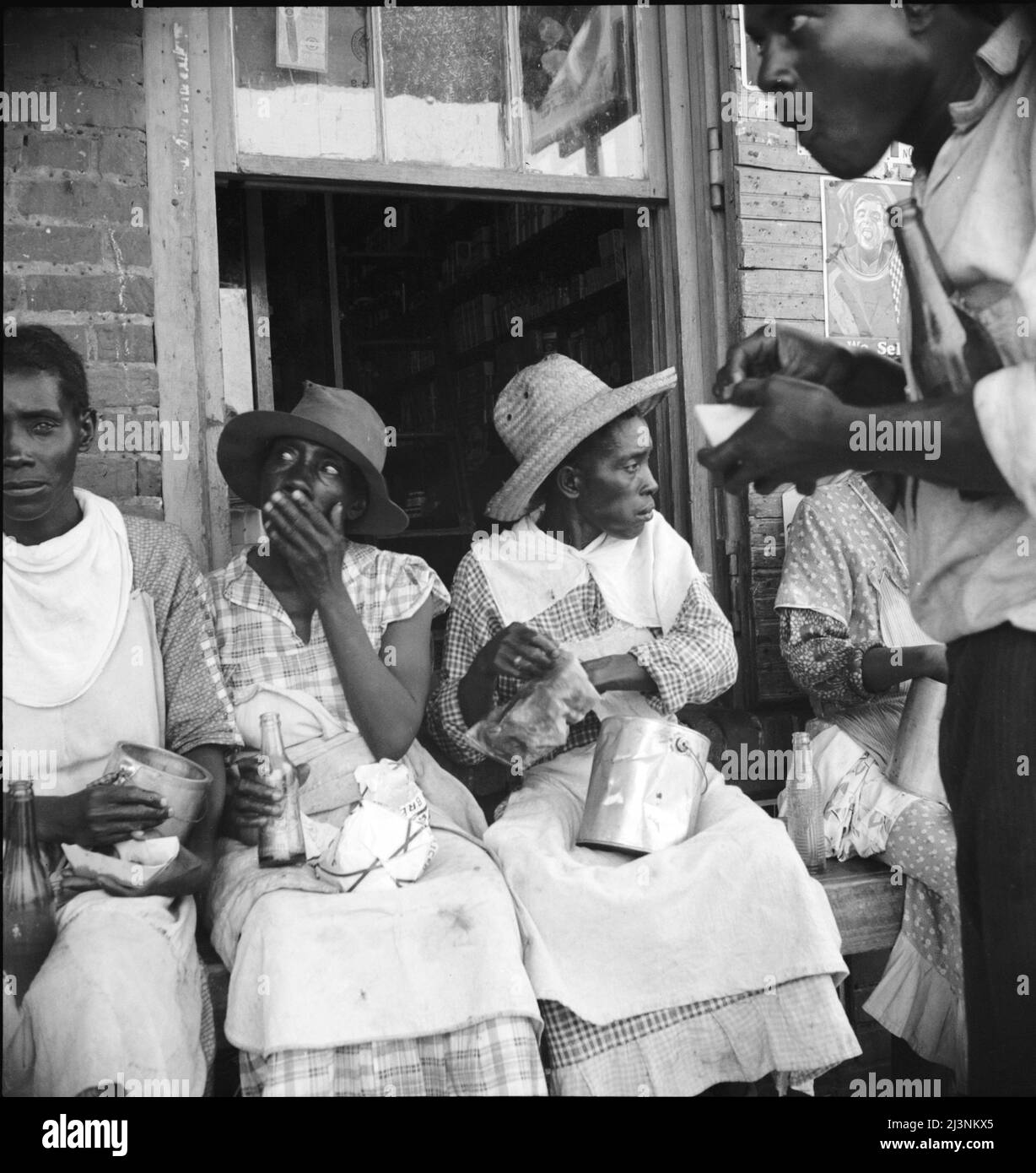 Georgia peach pickers hi-res stock photography and images - Alamy