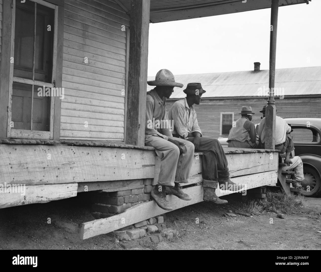 20th century storefront Black and White Stock Photos & Images - Alamy