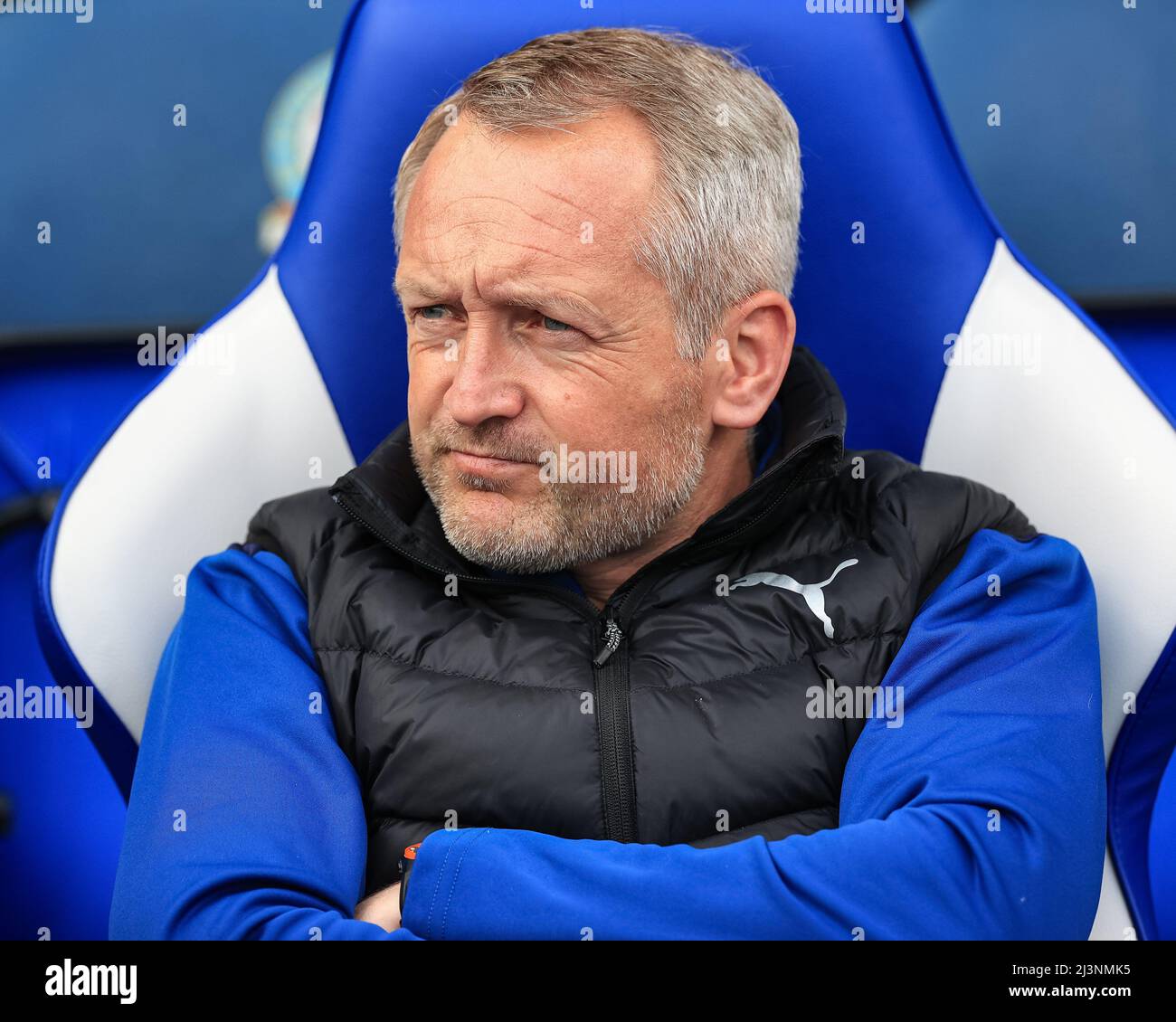 Neil Critchley head coach of Blackpool during the pre-game warmup Stock ...