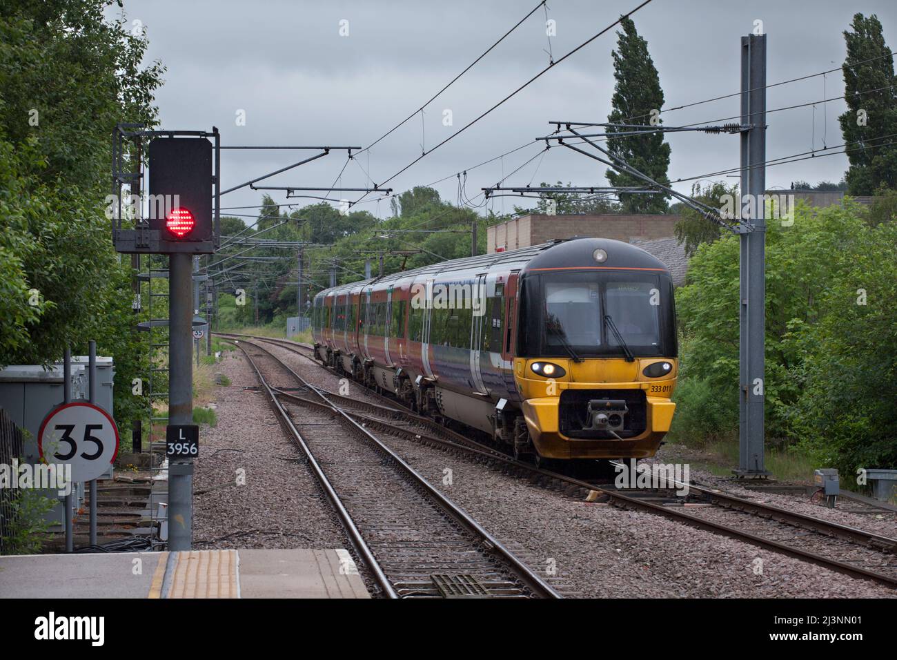 Red led railway signal hi-res stock photography and images - Alamy