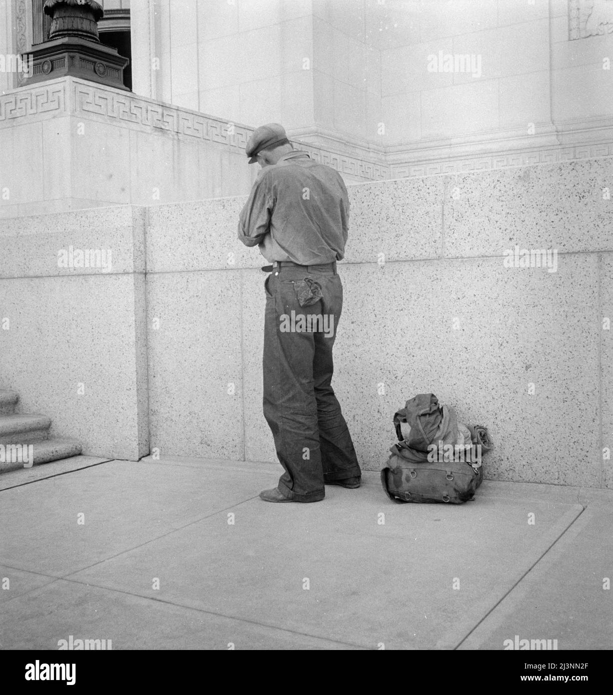 Itinerant worker hi-res stock photography and images - Alamy