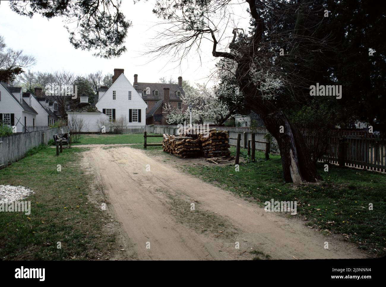 Williamsburg, VA. U.S.A. 9/1987. Byways of colonial homes Stock Photo ...
