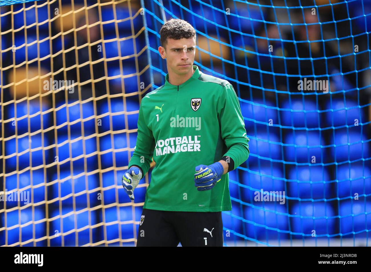 Nik Tzanev #1 of AFC Wimbledon warms up Stock Photo - Alamy