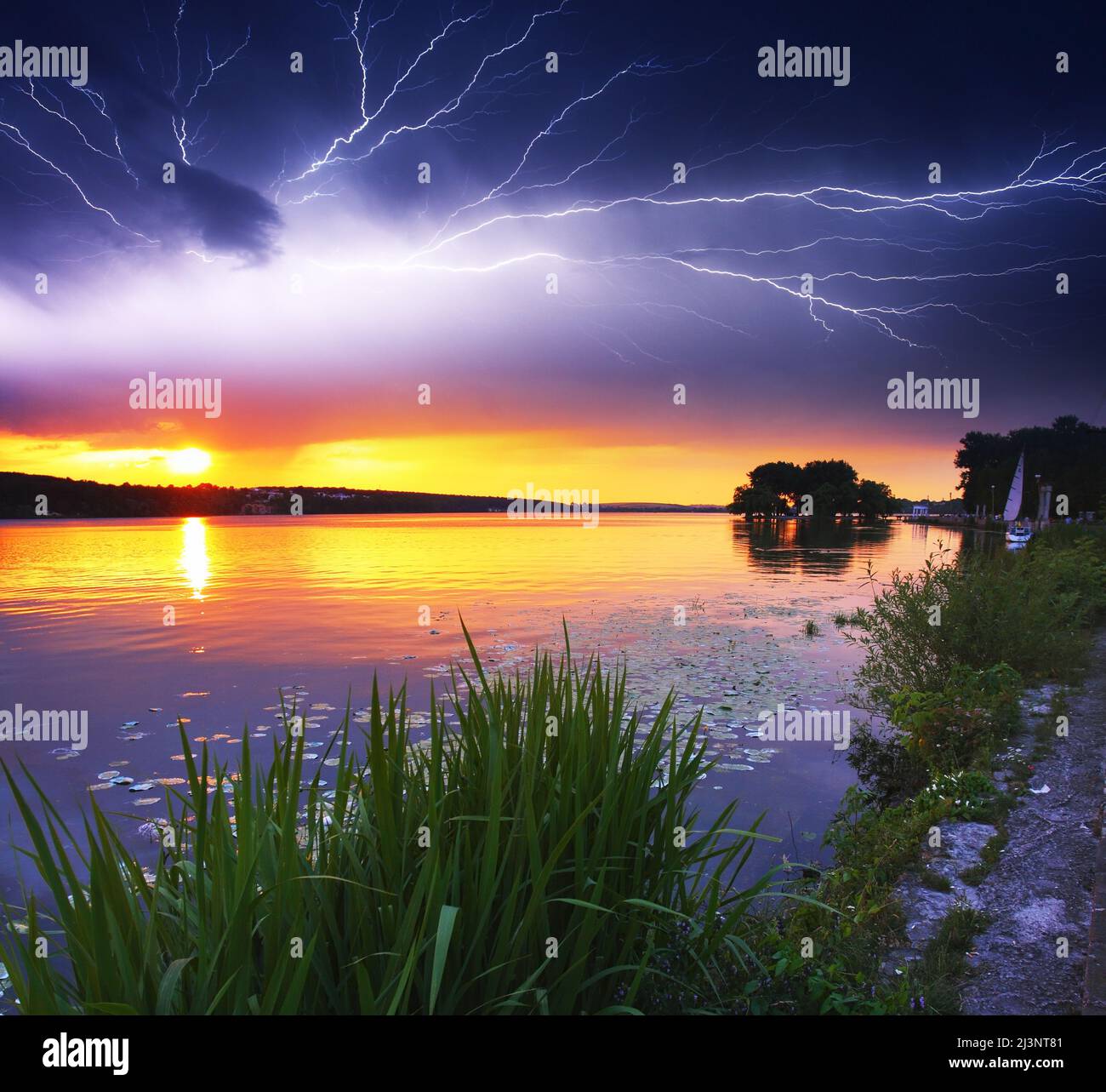 Stormy landscape hi-res stock photography and images - Alamy