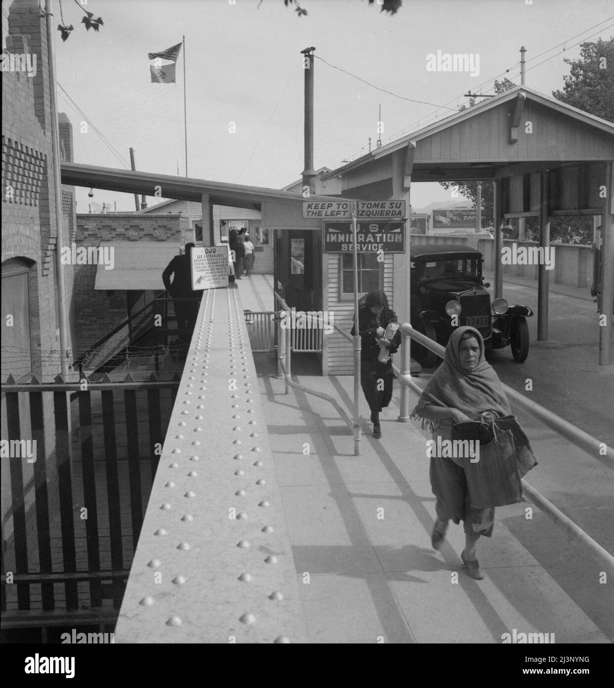Crossing the international bridge between Juarez, Mexico and El Paso ...