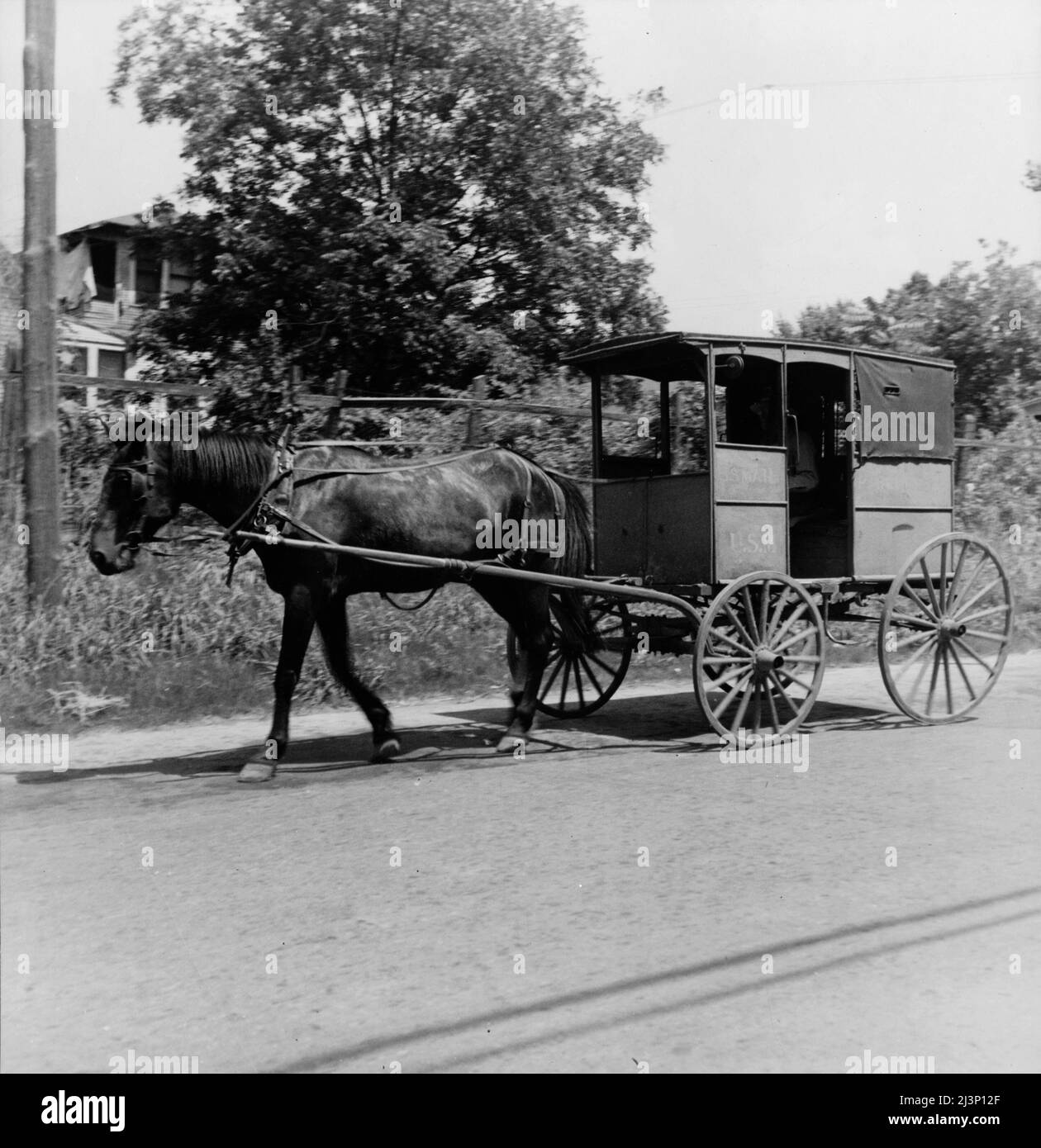 Horse drawn mail wagon hi-res stock photography and images - Alamy