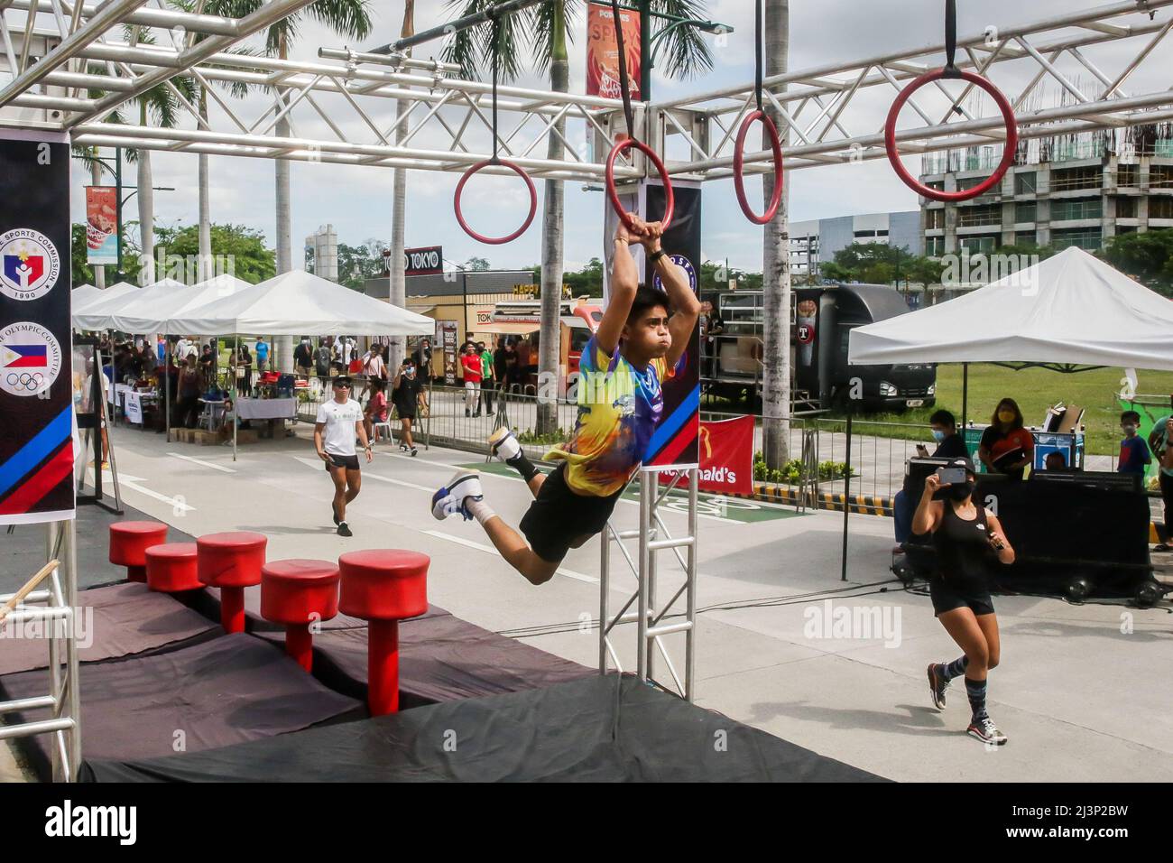 Pasig City. 9th Apr, 2022. A contestant participates in the Philippine ...