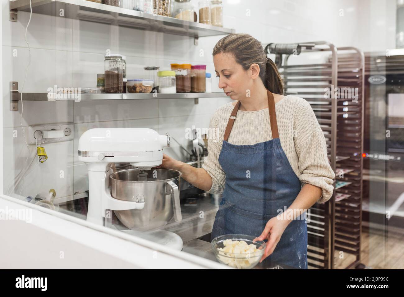 Professional food mixer hi-res stock photography and images - Alamy