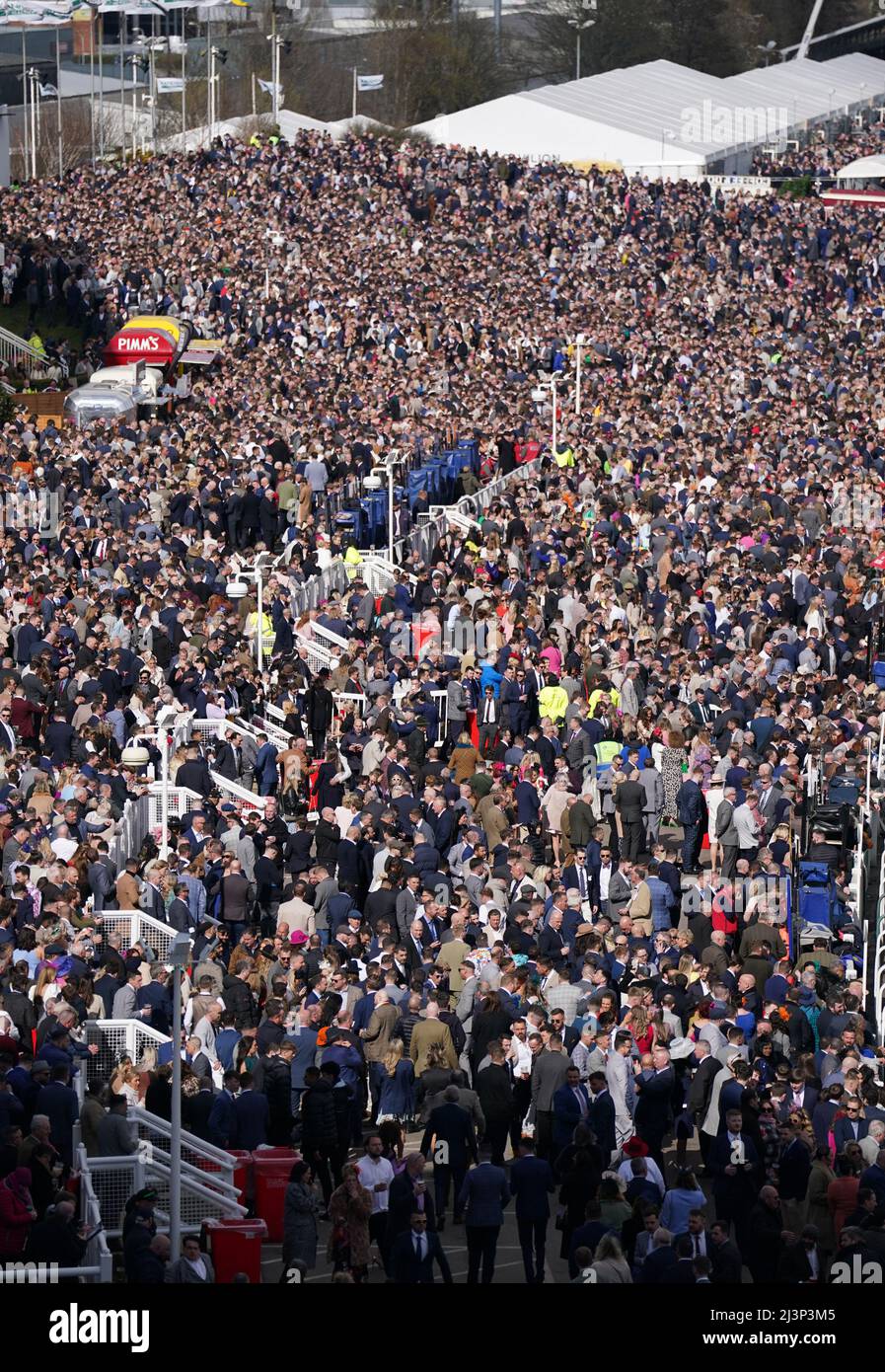 Randox health grand national festival 2022 grand national day hi-res ...
