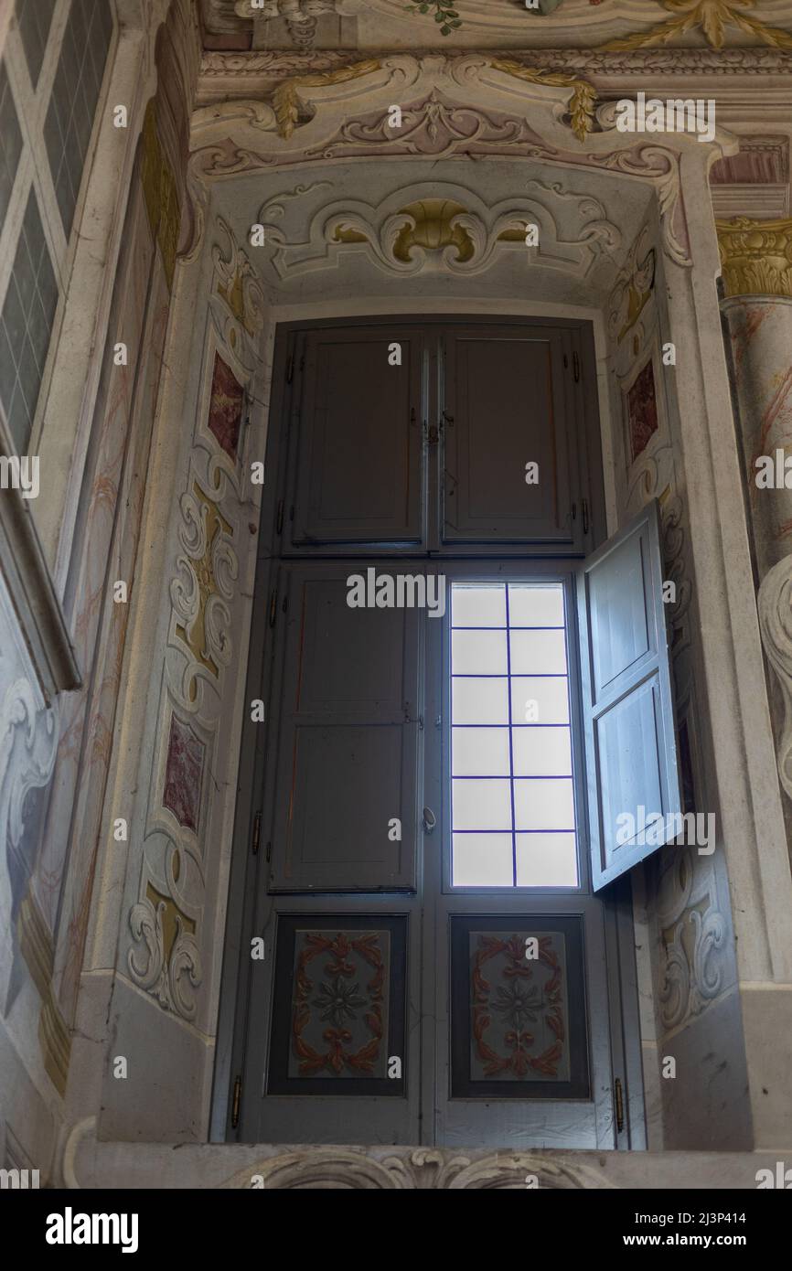 a beautiful vintage wooden door in an old antique villa Stock Photo - Alamy