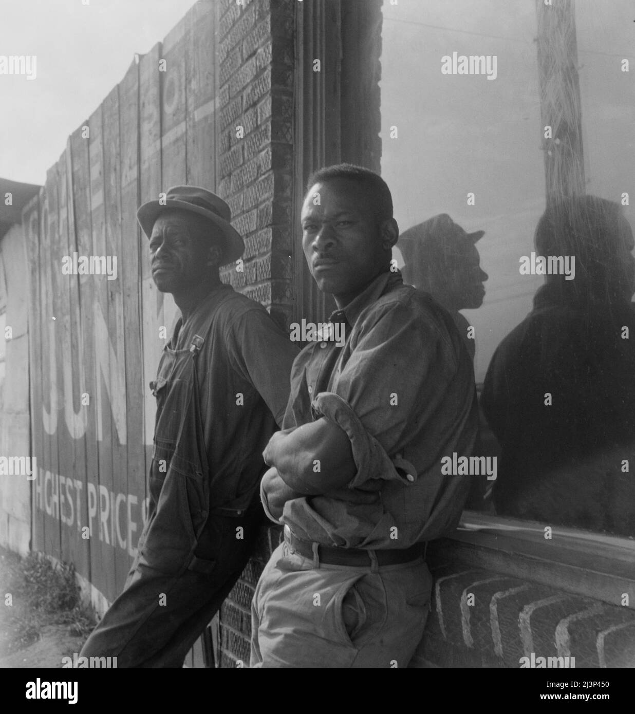 Raggedy old man hi-res stock photography and images - Alamy