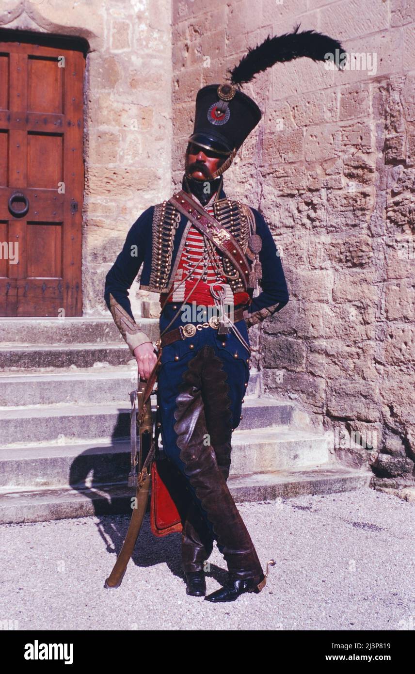 capitaine du 5e régiment de hussards en tenue de campagne sous le 1er ...