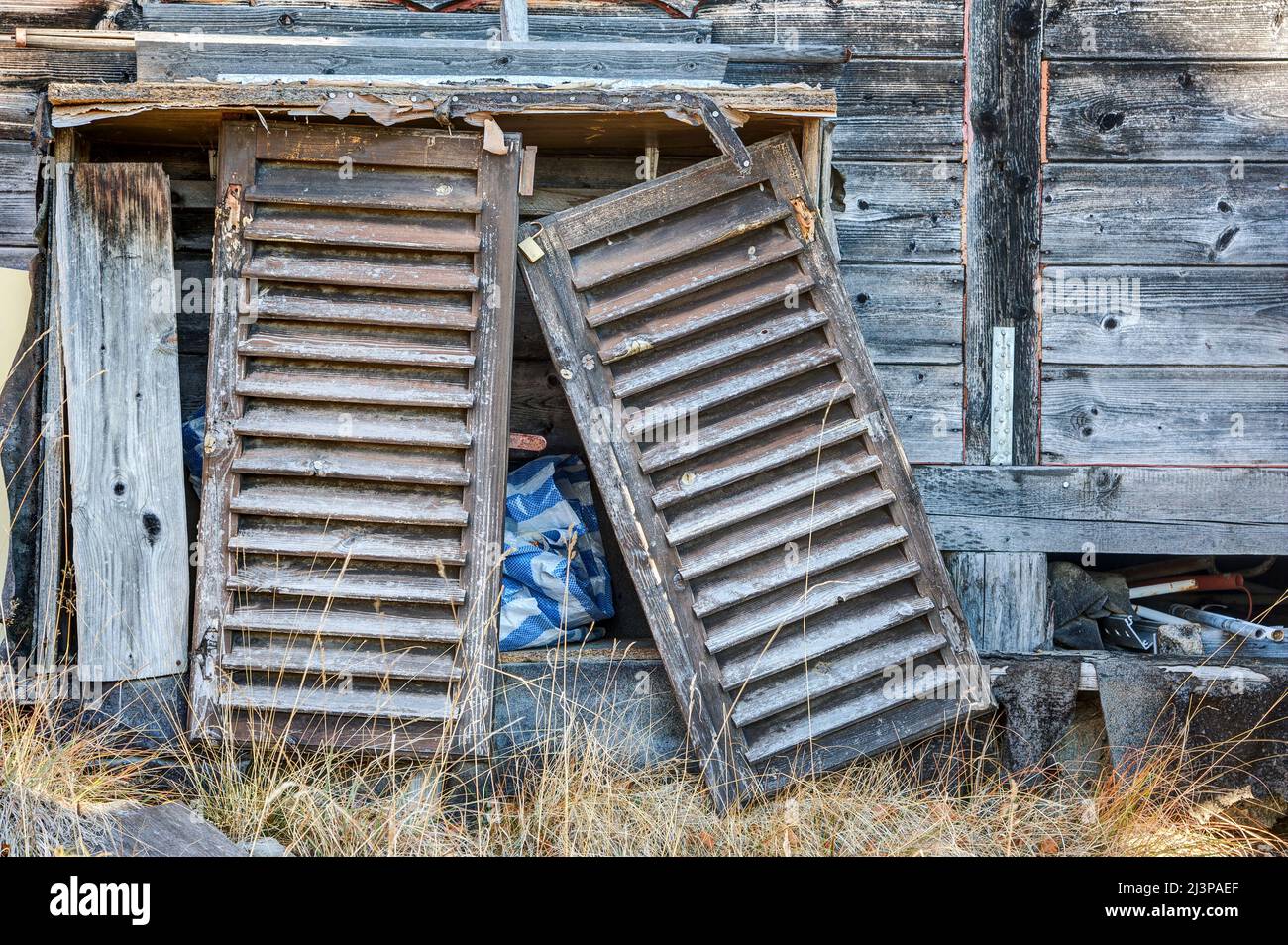 Rustic shutter design hi-res stock photography and images - Alamy