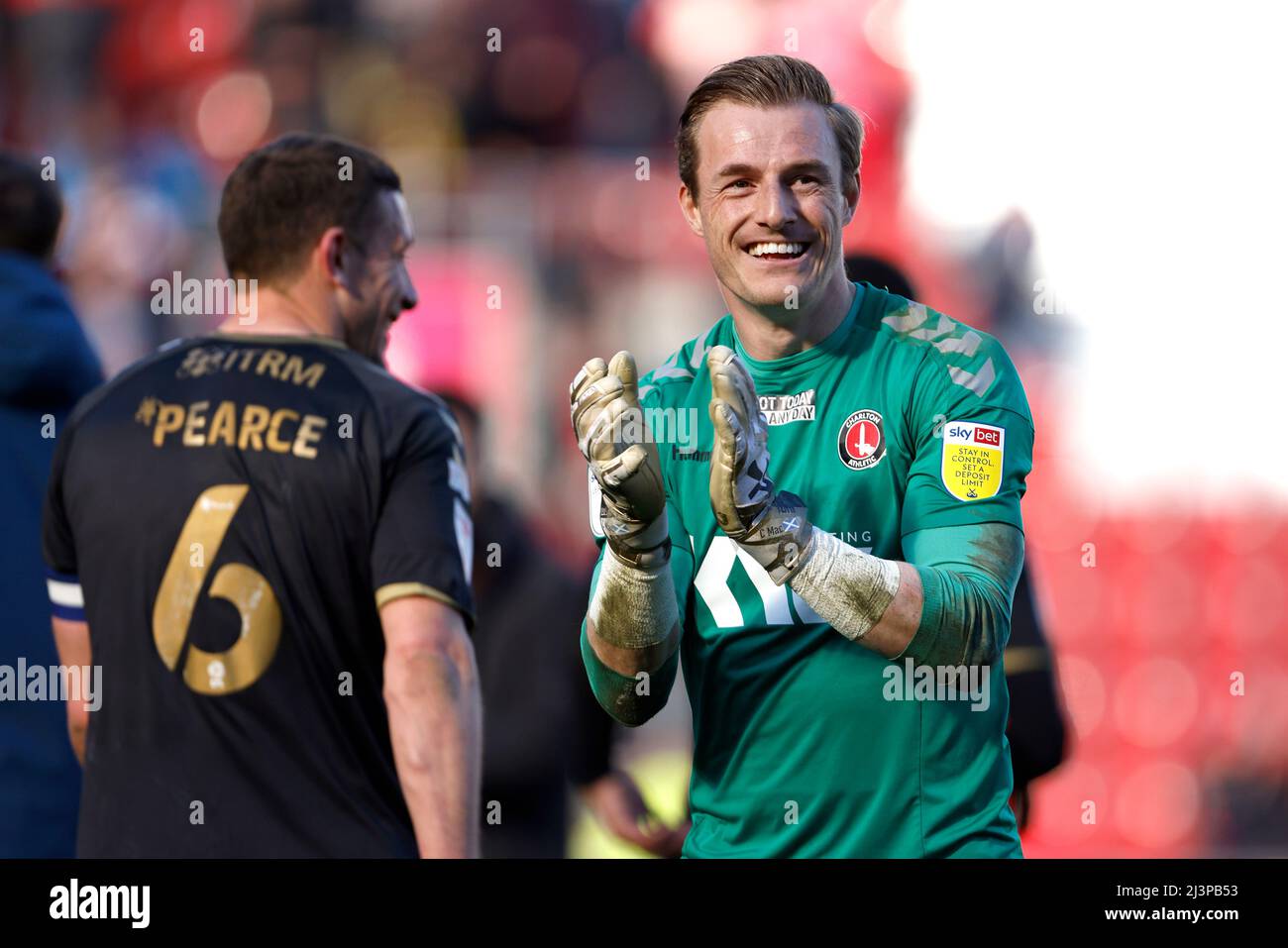 Charlton Athletic goalkeeper Craig MacGillivray (right) and Jason ...