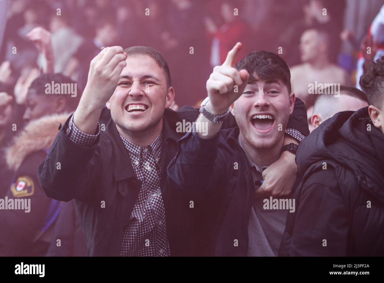 Mk dons fans hi-res stock photography and images - Alamy