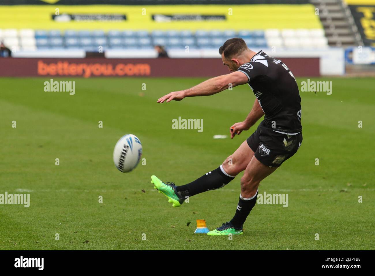 Luke Gale #7 of Hull FC kicks the conversion kick Stock Photo - Alamy