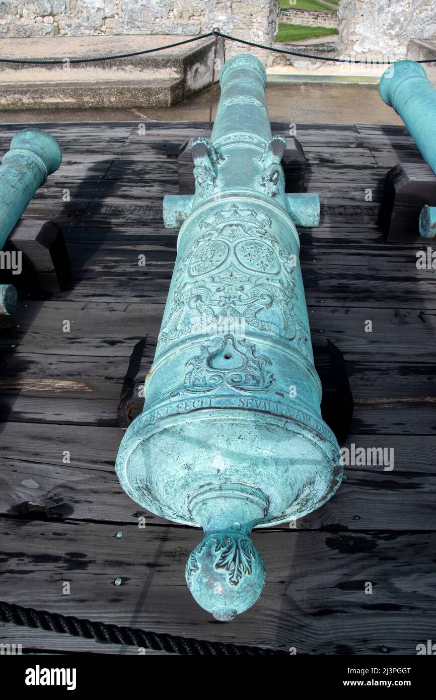 Old spanish cannon hi-res stock photography and images - Alamy