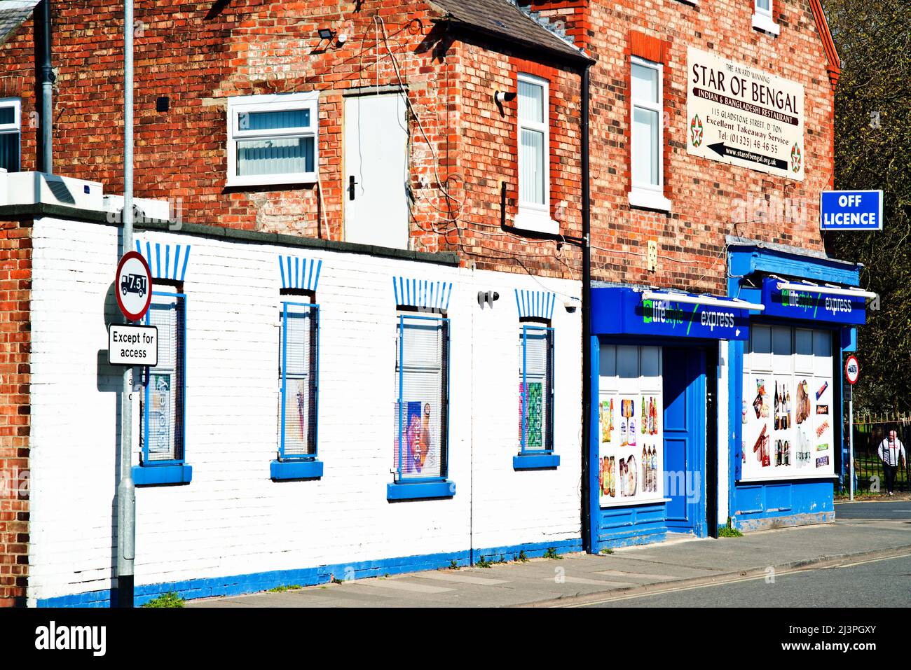 Off license, Gladstone Street, Darlington, England Stock Photo - Alamy