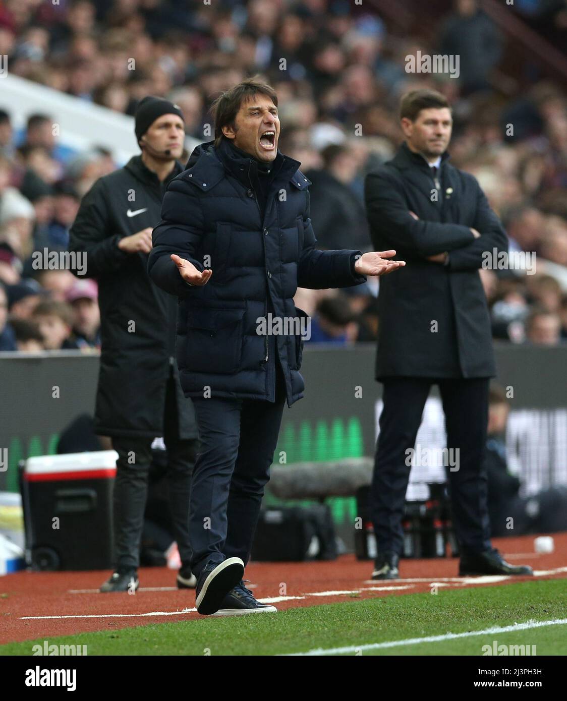 Tottenham Hotspur manager Antonio Conte on the touchline during the ...